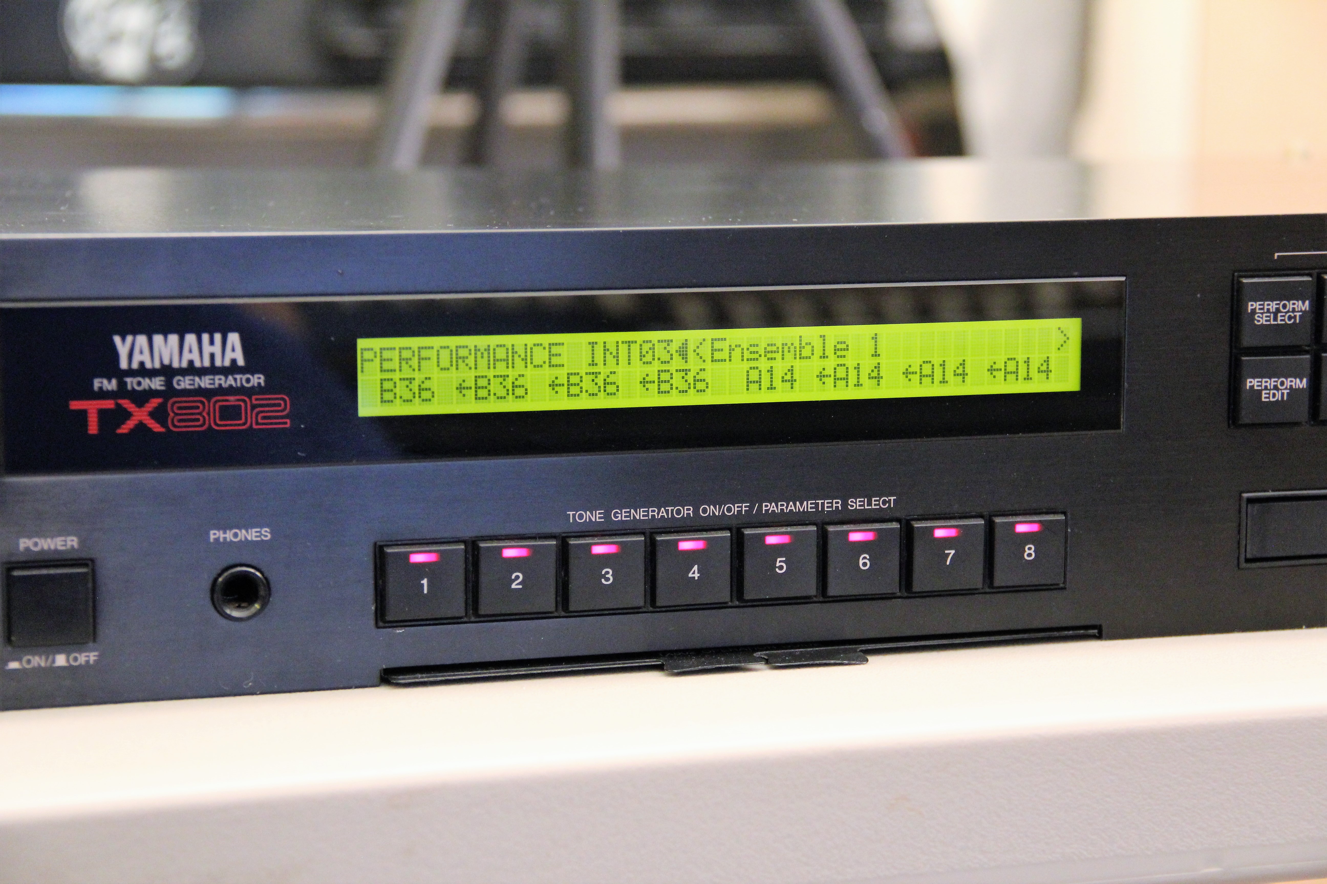 Yamaha TX802